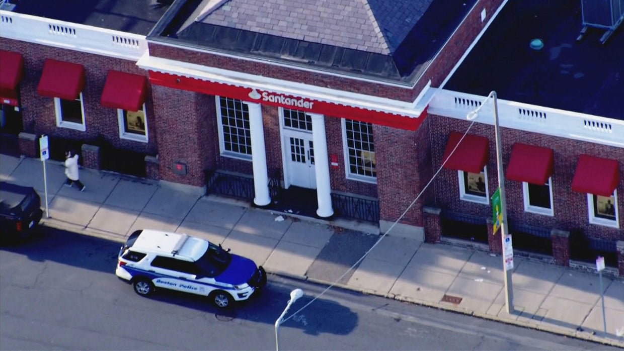 Brighton bank robbed by man claiming to have gun - CBS Boston