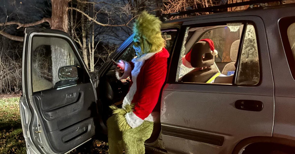 "Grinch" OK after crashing into New Hampshire venue on Christmas ...