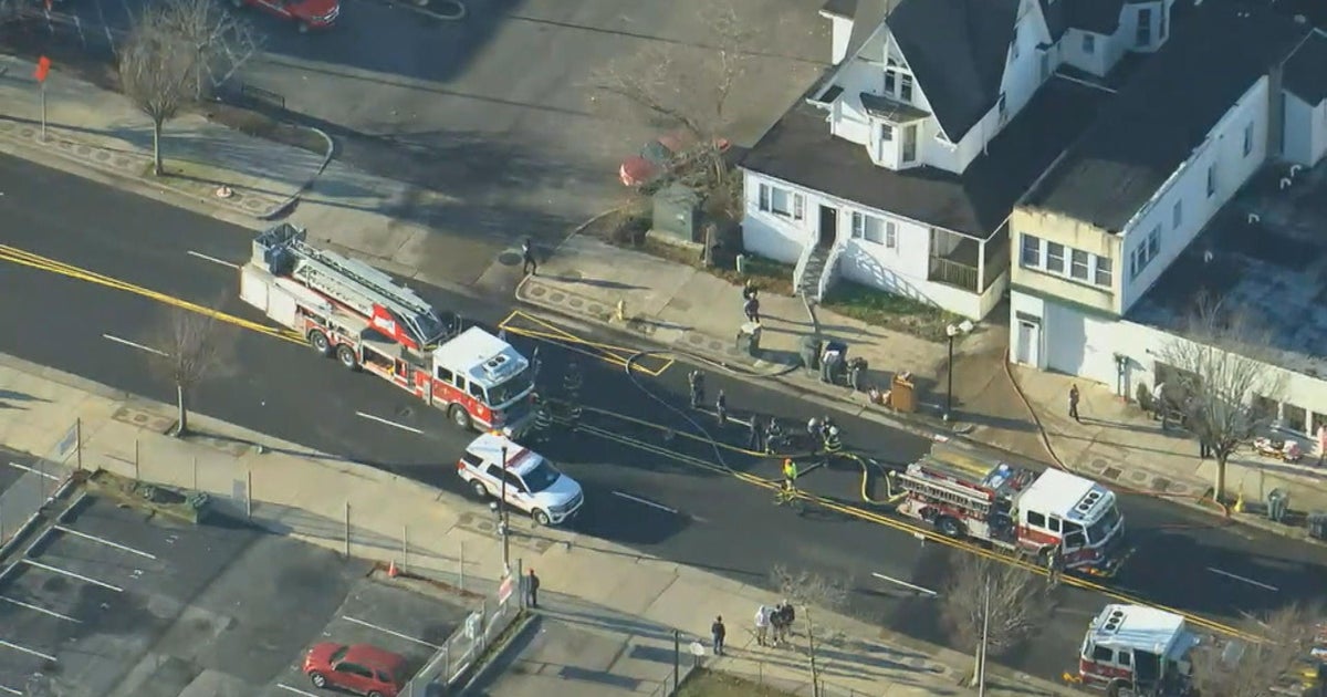 2 people, including an off-duty police officer, hospitalized after ...