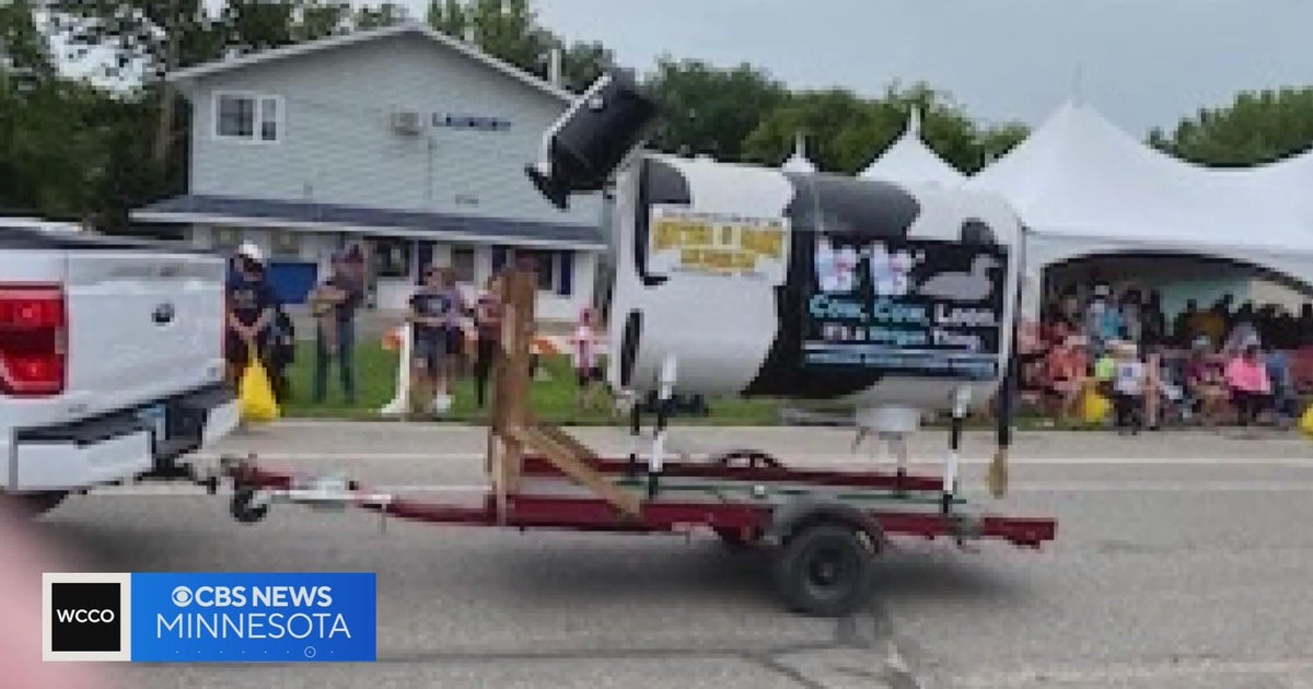 Minnesota bank features sprawling dairy museum in its basement - CBS ...