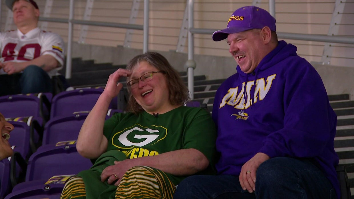 A border battle wedding day at U.S. Bank Stadium - CBS Minnesota