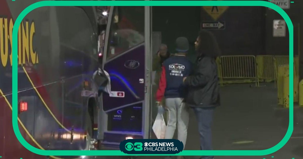 5 buses of asylum seekers arrive in Trenton, NJ overnight - CBS Philadelphia