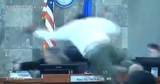 Man leaps over court bench, assaults Las Vegas judge - CBS Colorado