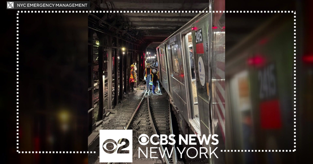 MTA investigating cause of subway collision that led to derailment - CBS New York