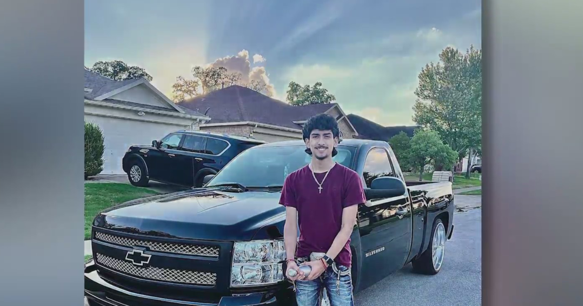 Family pleads for answers in deadly shooting of Fort Worth 19-year-old ...