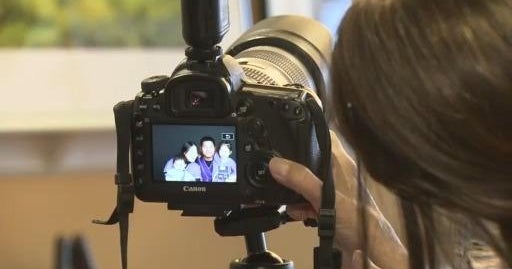 Denver photographer helps refugees capture precious moments - CBS Colorado