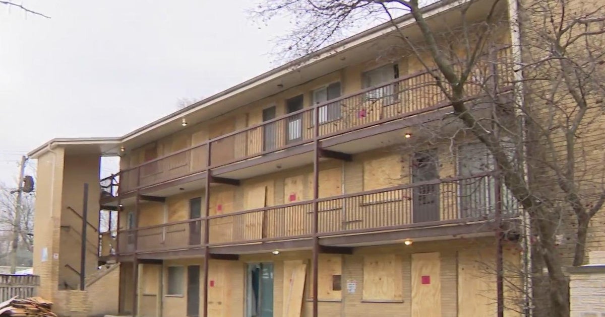 Tenants living in boarded up Harvey apartment building say they were ...