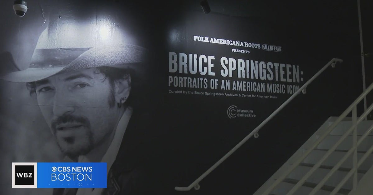Rare Bruce Springsteen photos debut in Boston at Wang Center's Folk ...