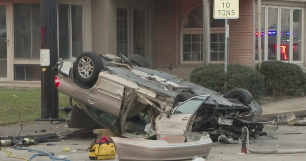 2 injured in crash on Route 8 in Etna - CBS Pittsburgh