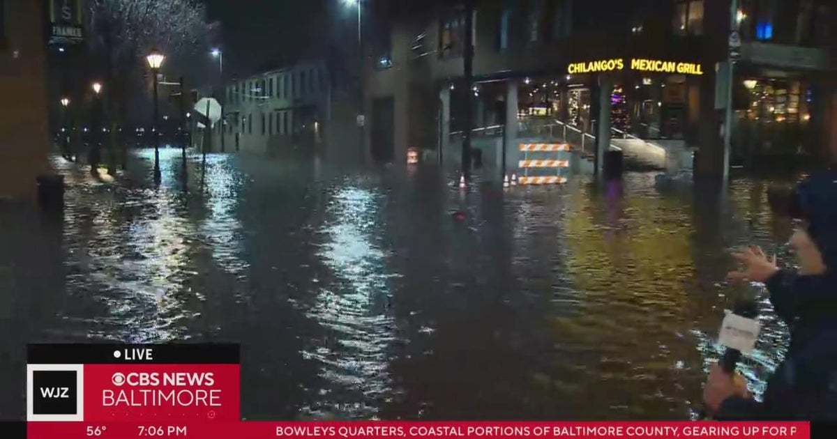 Fells Point residents, businesses grab sandbags in preparation of ...