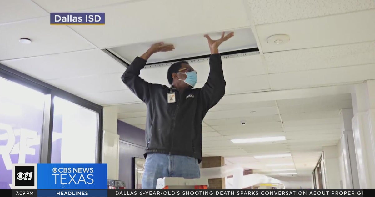 Area schools getting ready for winter weather this weekend - CBS Texas