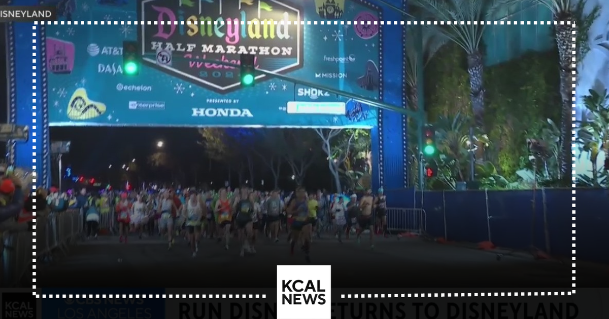 Run Disney returns to Disneyland for first time since 2017 - CBS Los ...