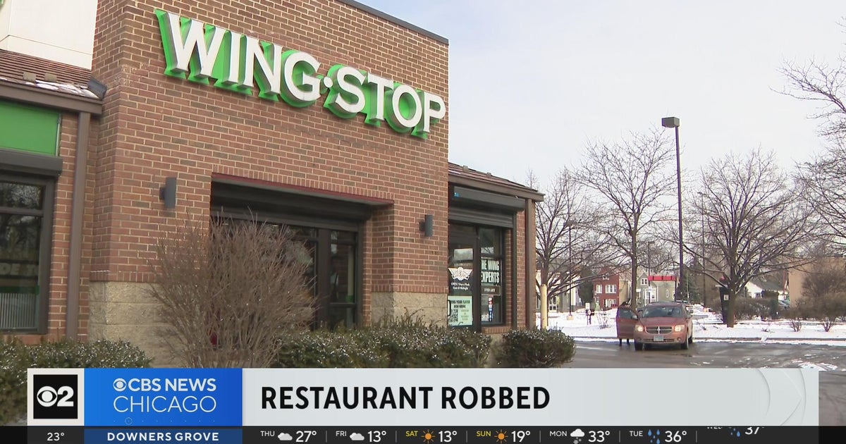 Employee robbed at gunpoint inside Wingstop in Back of the Yards - CBS ...