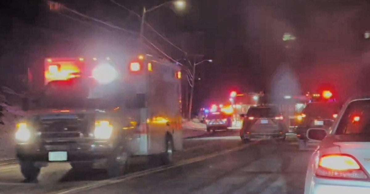 1 dead, 8 hurt in Dracut crash - CBS Boston