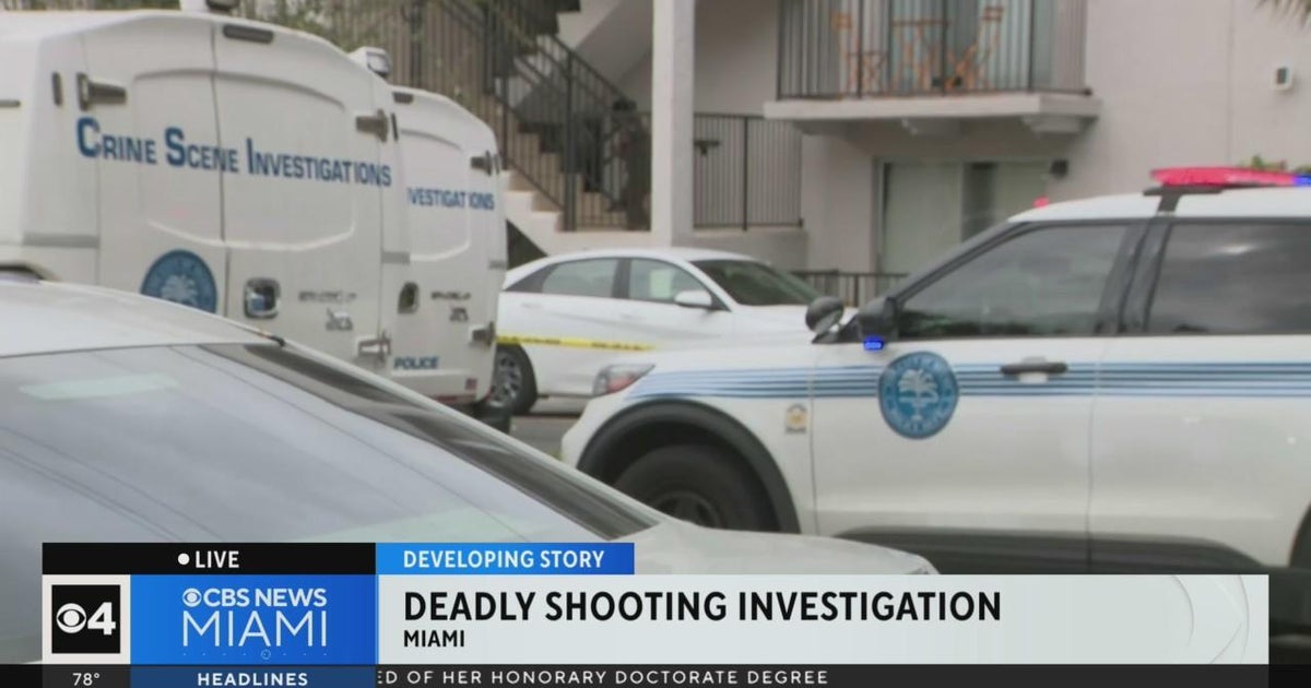 Shooting in parking lot of Miami apartment building, man killed - CBS Miami