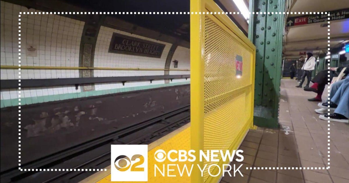 New subway platform barriers installed at Brooklyn station - CBS New York