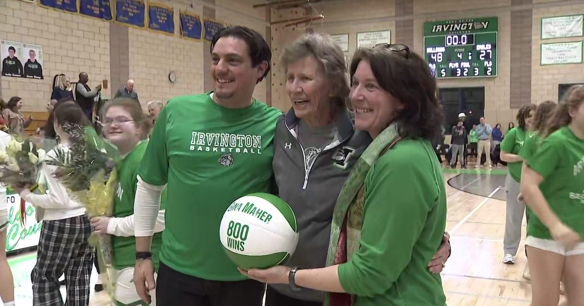 Westchester County high school girls basketball coach celebrates record ...