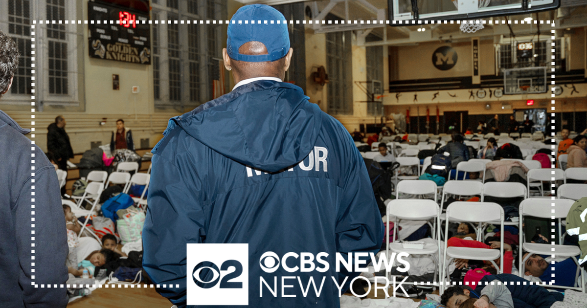 NYC distributing pre-paid debit cards to asylum seeker families - CBS ...