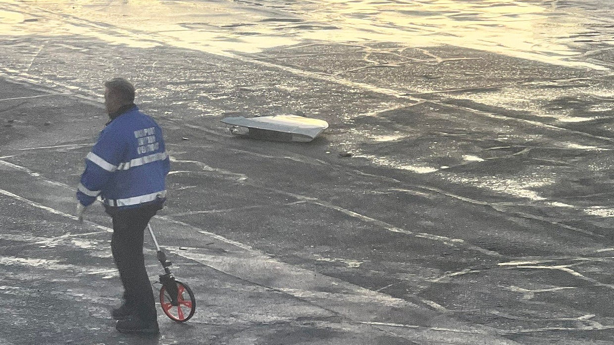 JetBlue planes hit each other on ground at Boston's Logan Airport - CBS ...