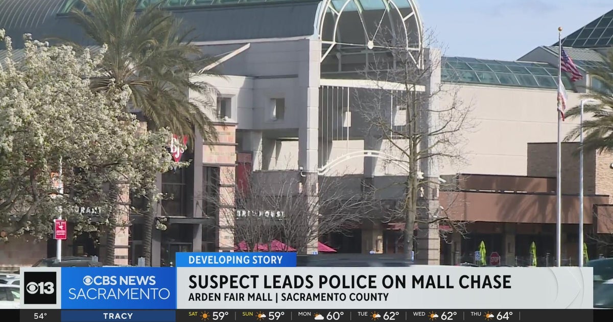 Suspect leads police on mall chase in Sacramento - CBS Sacramento