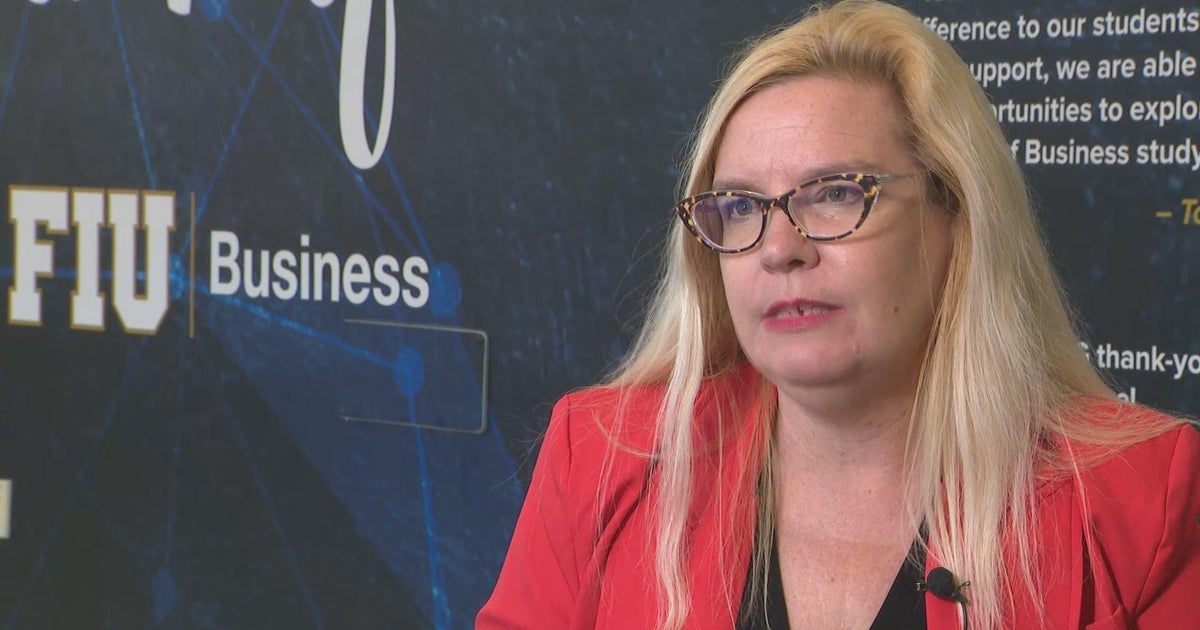 FIU professor speaks about the influencer industry - CBS Miami