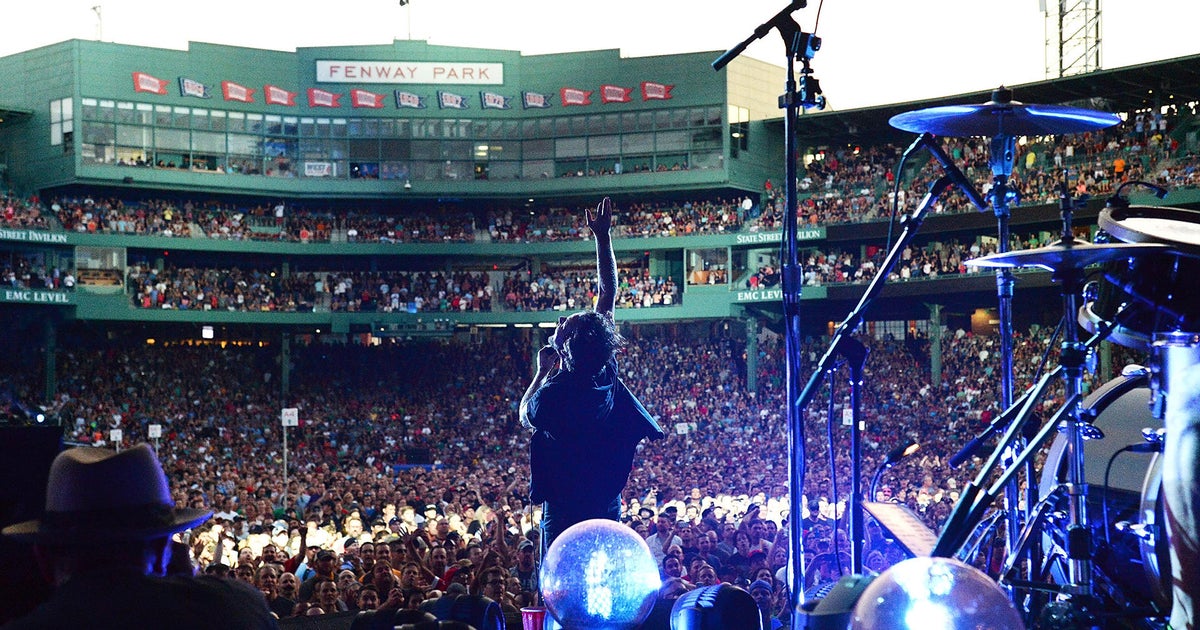 Pearl Jam will return to Fenway Park for 2 shows on 2024 tour - CBS Boston