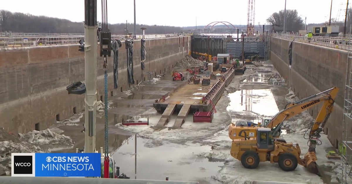 What’s the bottom of the Mississippi River dam look like? - CBS Minnesota
