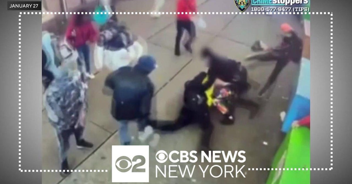 5 arrested in Times Square attack on officers appear in court - CBS New ...