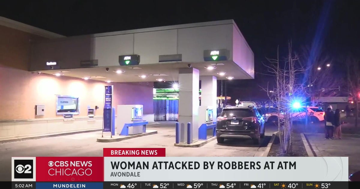 Woman attacked by robbers at ATM on Chicago's Northwest Side - CBS Chicago