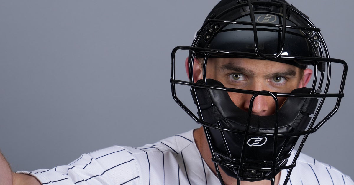 White Sox catcher Max Stassi returns to club after caring for son born ...