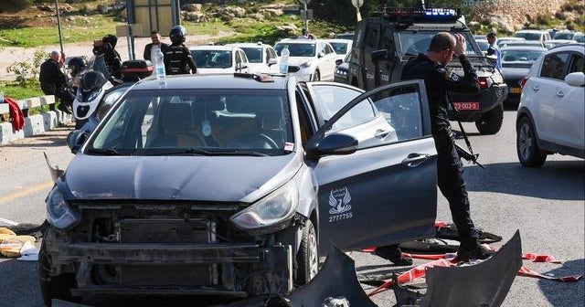 Palestinian gunmen kill 1 in West Bank attack, officials say - CBS News