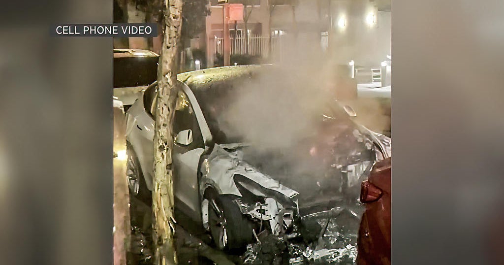 Tesla arsonist in San Francisco caught on camera - CBS San Francisco