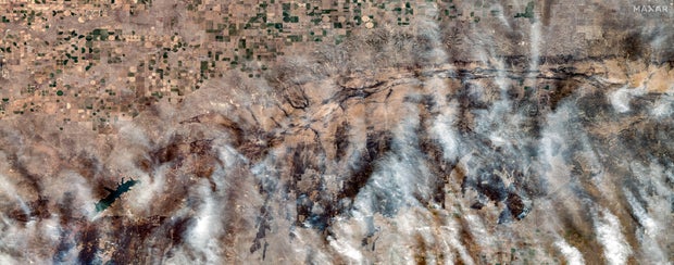 Map and satellite images show where fires are burning in Texas and ...