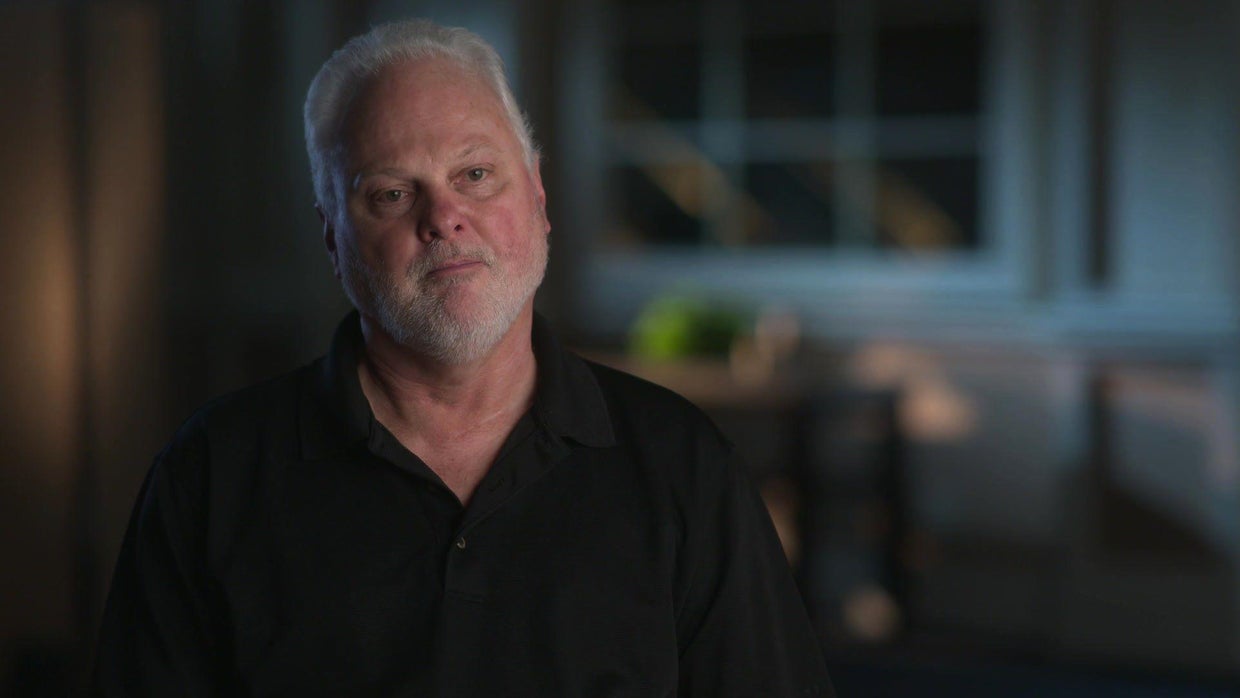 Inside the story of the notorious Menendez brothers case - CBS News