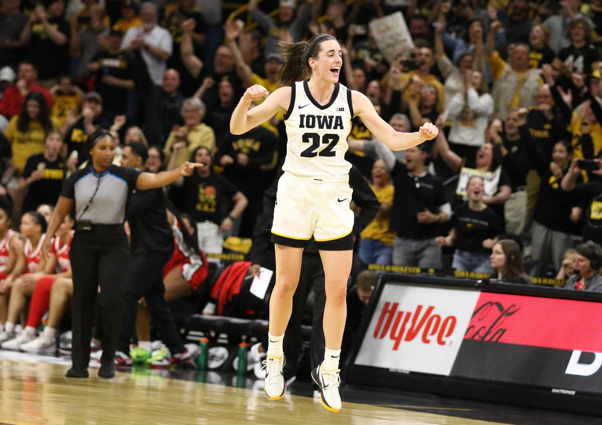 Caitlin Clark passes "Pistol" Pete Maravich's record to become all-time ...