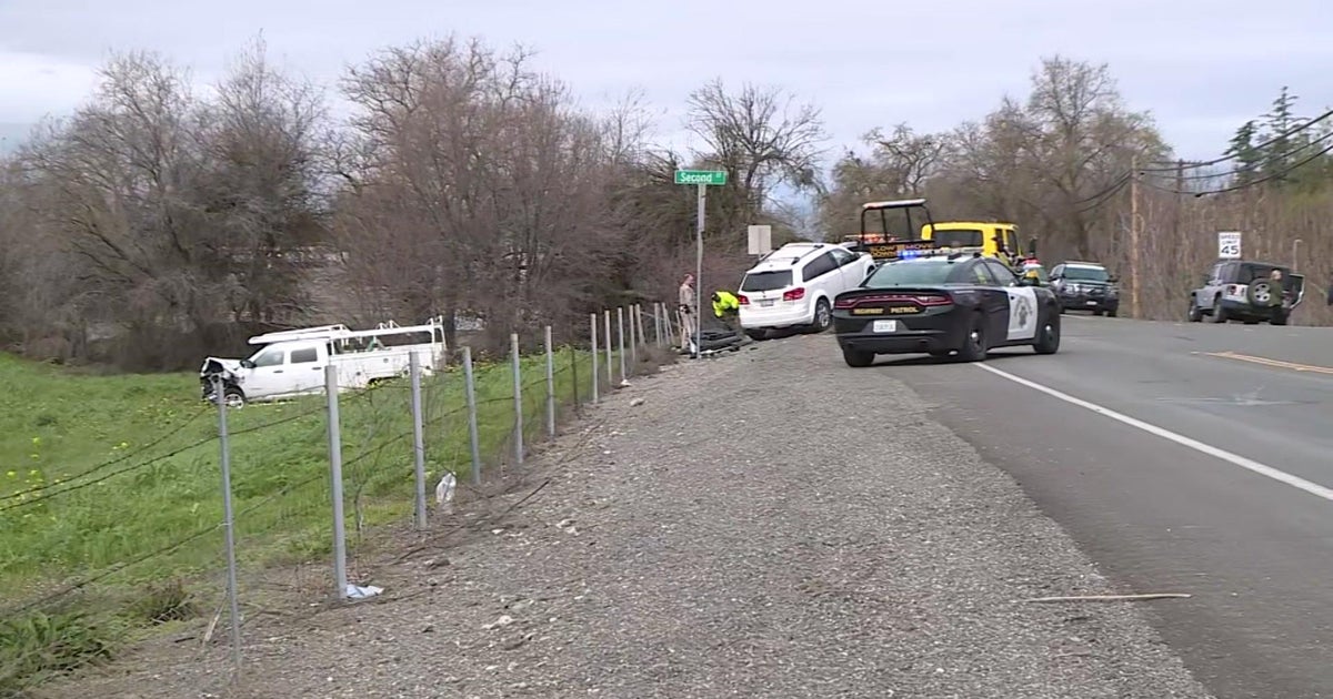 2 people airlifted to hospital after crash in Yolo - CBS Sacramento