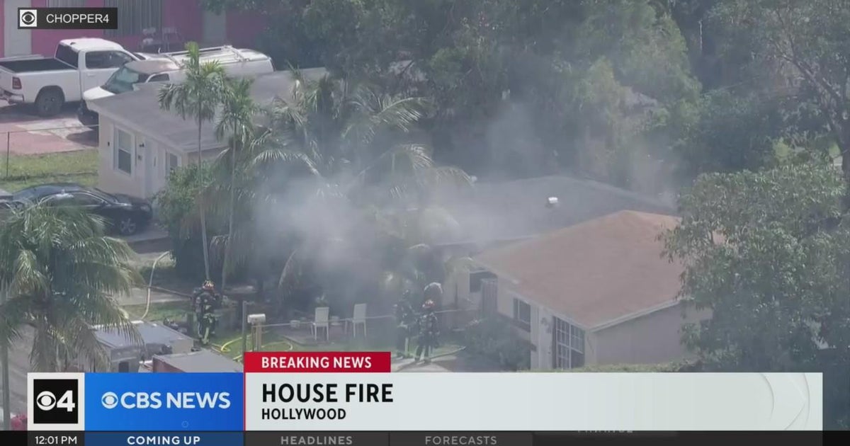 House catches fire in Hollywood - CBS Miami