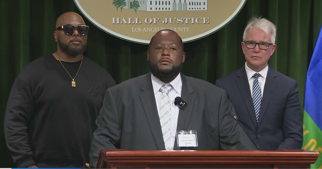 Man has murder conviction overturned after 18 years behind bars - CBS ...