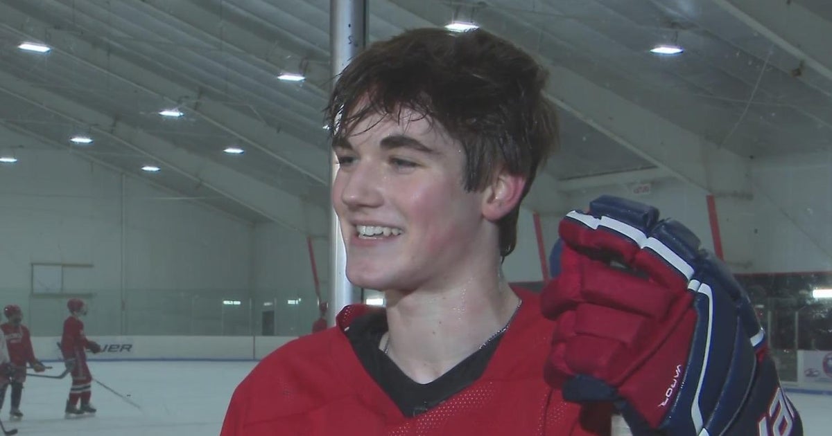 Tewksbury hockey players give back to teachers who inspired them - CBS ...