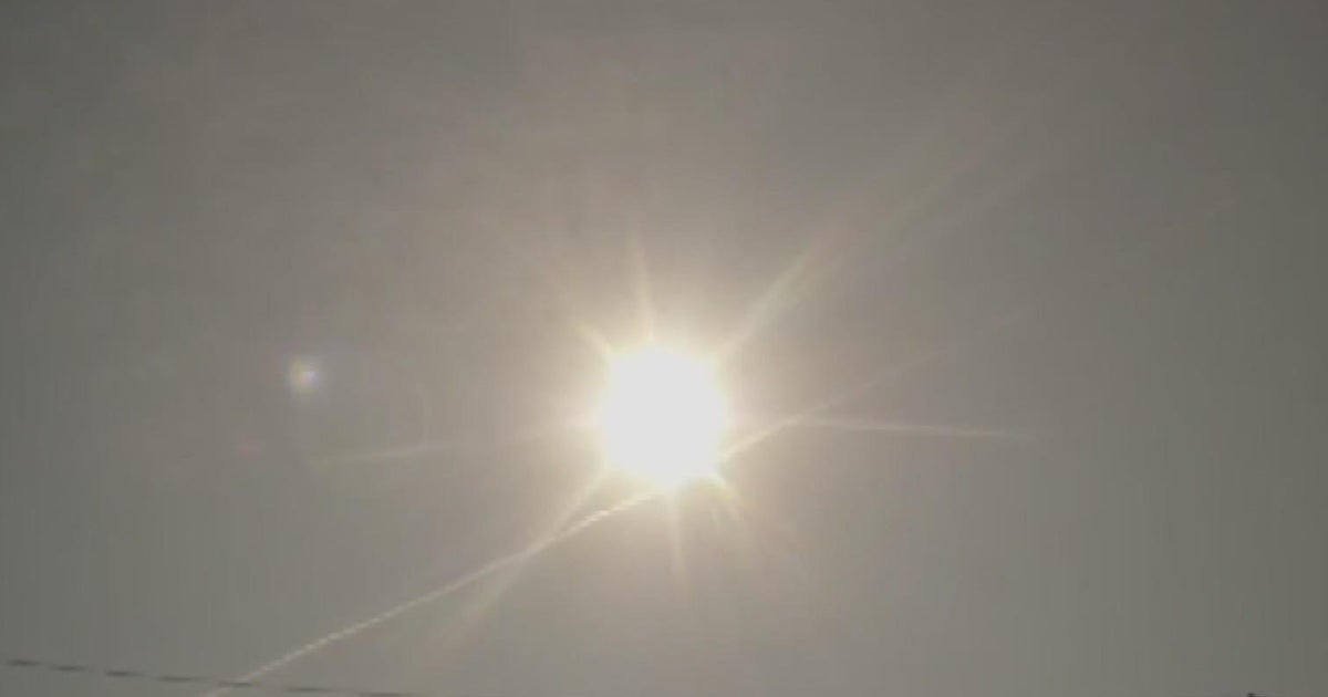 Experts issue warning about risk of damage to cameras, eyes from solar ...