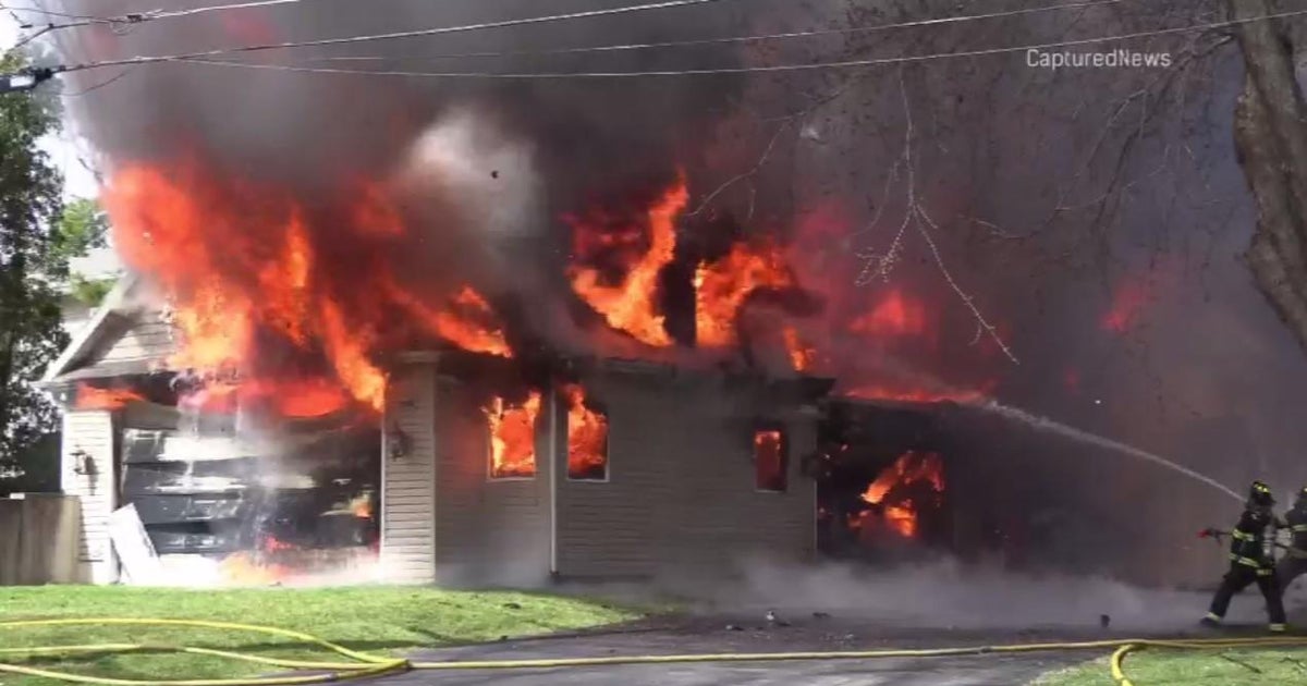 Wind fuels house fire in far north suburban Chicago - CBS Chicago
