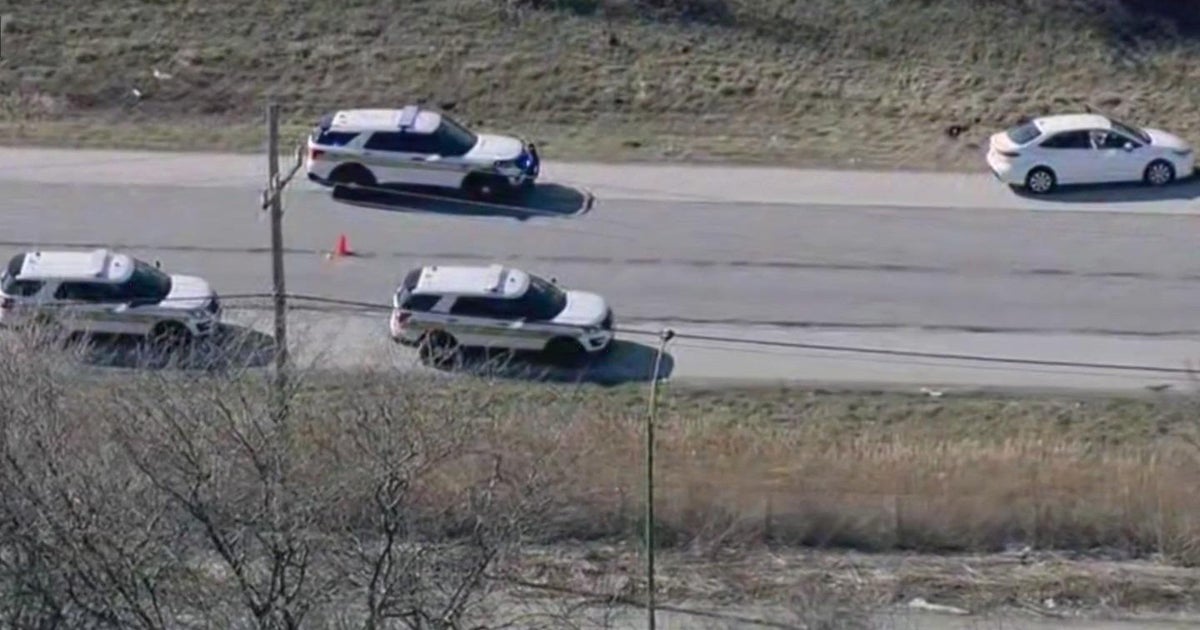 Illinois State Police investigate Bishop Ford shooting - CBS Chicago