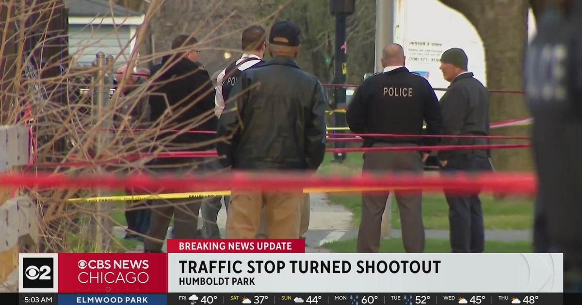 Chicago Police officer shot and wounded on city's West Side; suspect ...