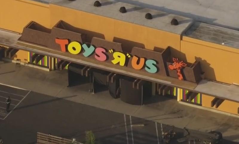 Toys 'R' Us is back in Burbank, but just for filming - CBS Los Angeles