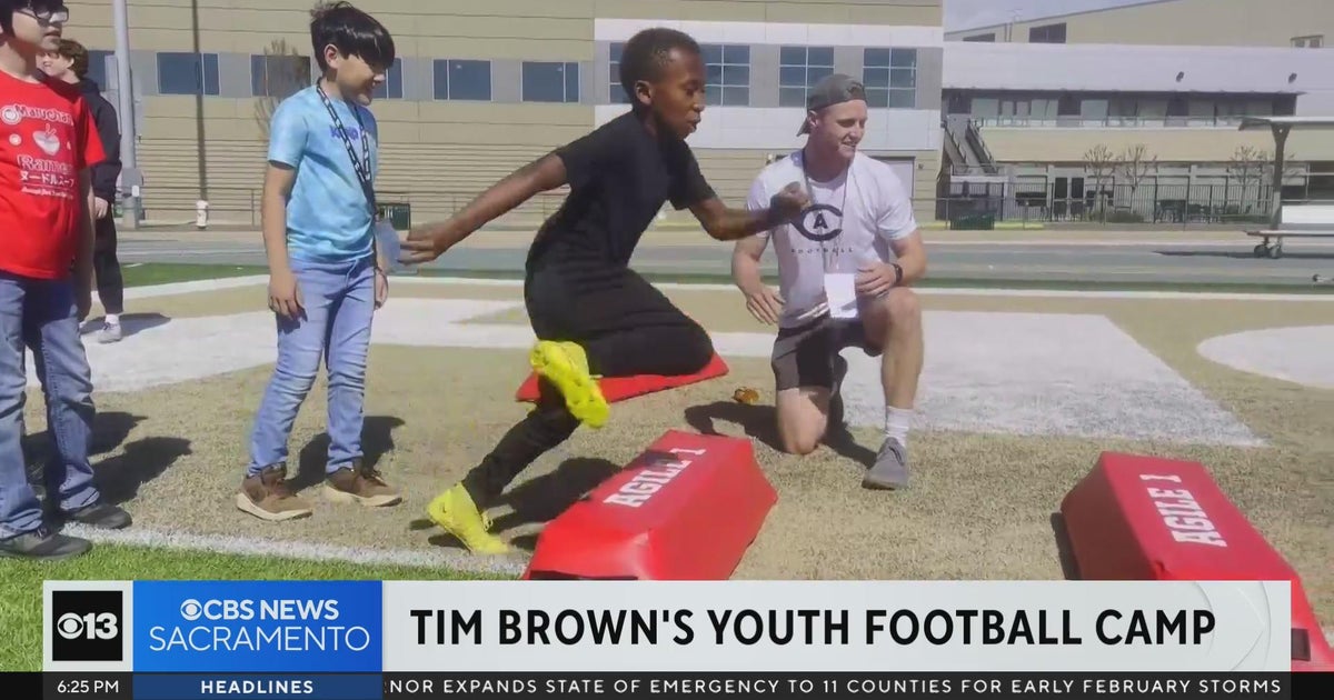 Tim Brown, NFL Hall of Famer, hosts football camp at Sacramento State - CBS Sacramento