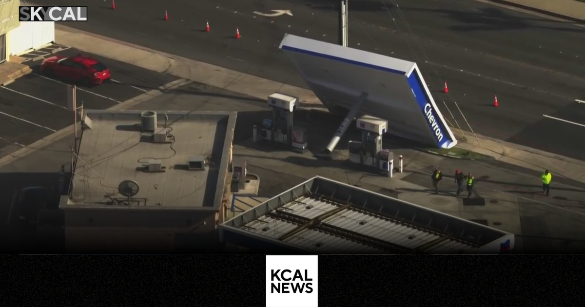 Chevron station canopy collapses in Huntington Beach - CBS Los Angeles