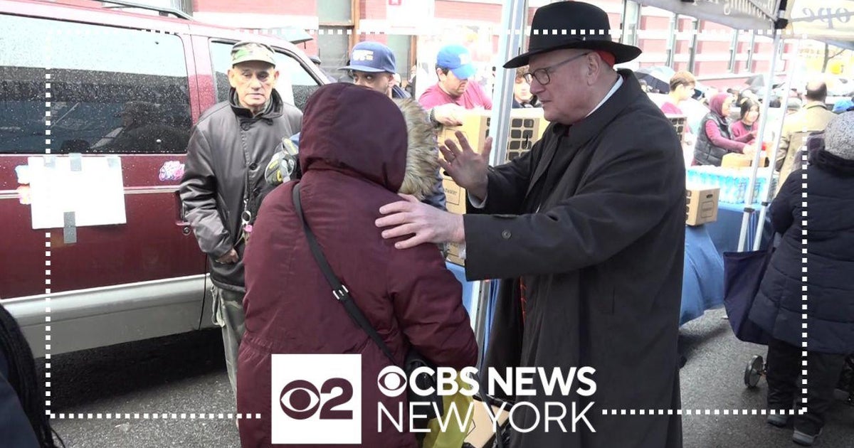 Holy Thursday marked with charity in Washington Heights - CBS New York