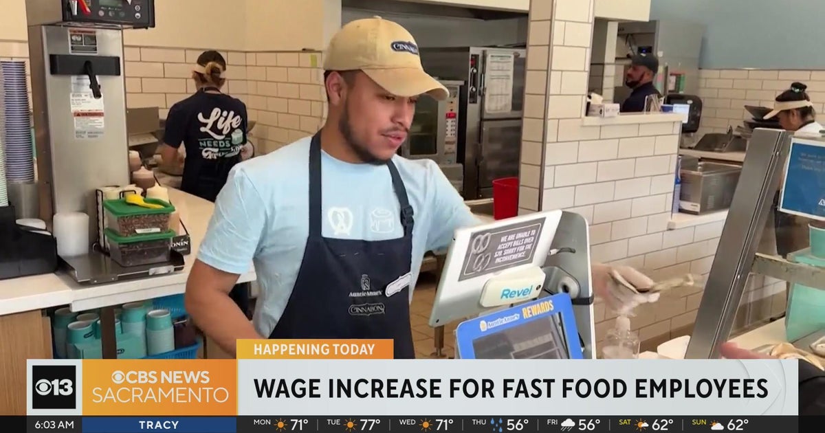 California's minimum wage for fast food employees now $20 - CBS Sacramento