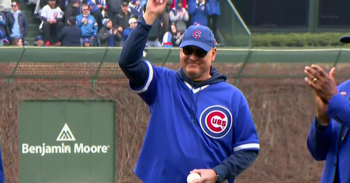 Chicago Cubs legend Ryne Sandberg throws out first pitch at home opener ...