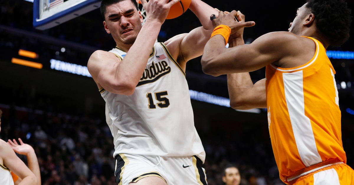 Purdue's Zach Edey earns 2nd straight AP Player of the Year award - CBS ...